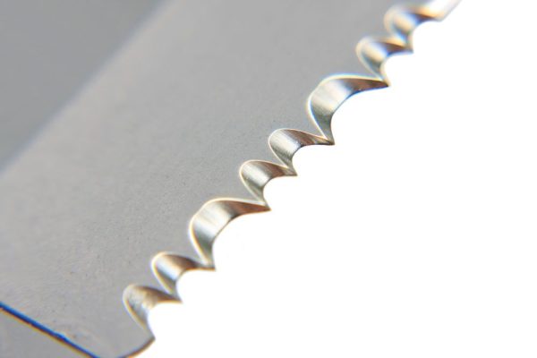 Serrated VS Straight Edge Knife – Which to Choose? | Knives Academy