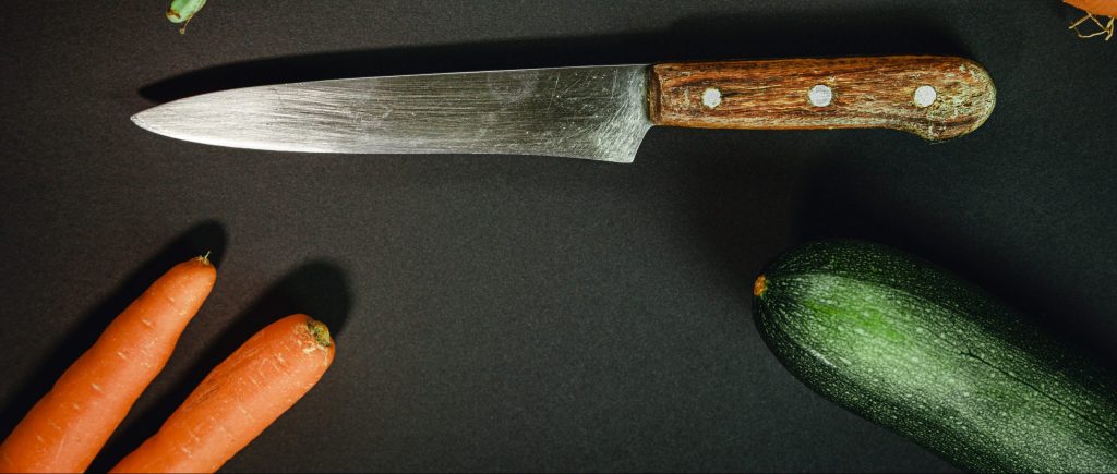 Serrated VS Straight Edge Knife – Which to Choose? | Knives Academy